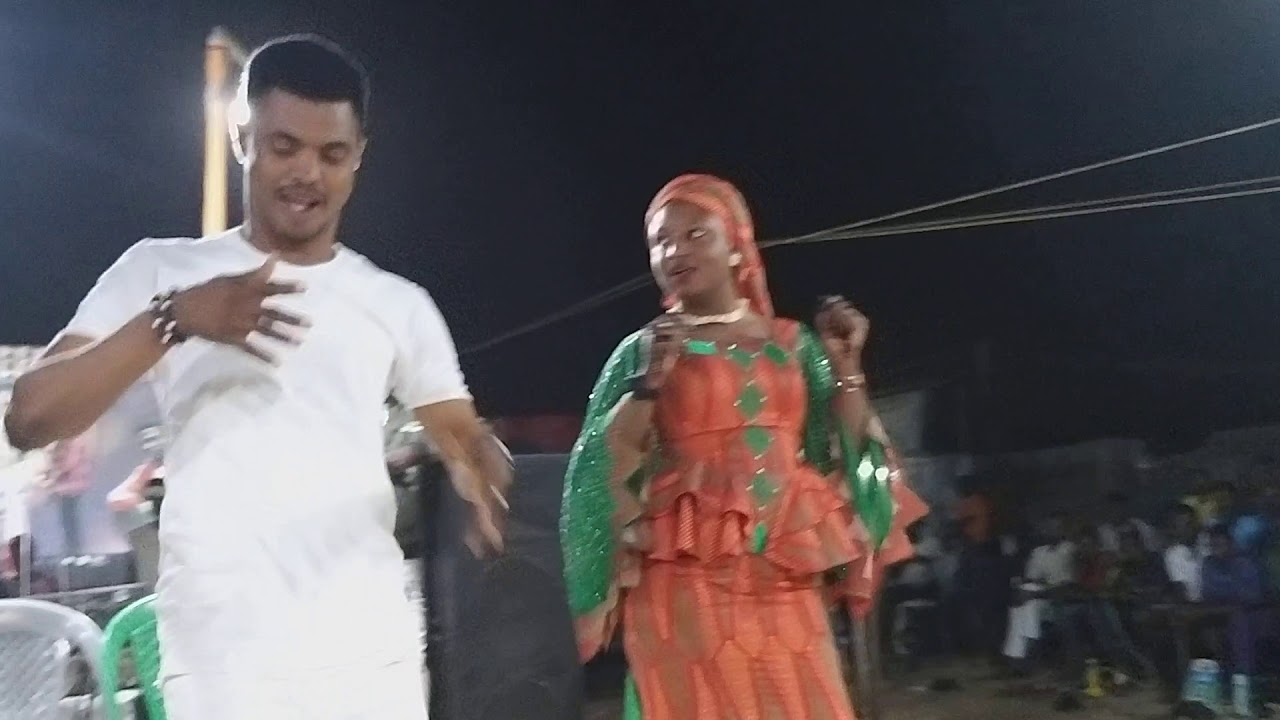 Salisu s filani tare da hannatu Bashir awakarsu ta ashe ashe da suka gabatar a gidan masarauta ...