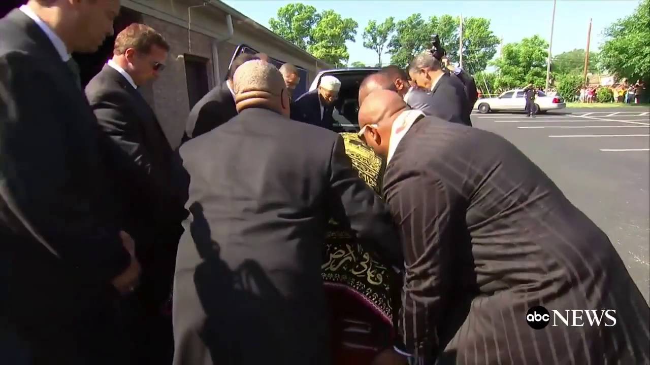 Muhammad Ali Funeral | Will Smith, Mike Tyson, & Others Carry Ali's ...