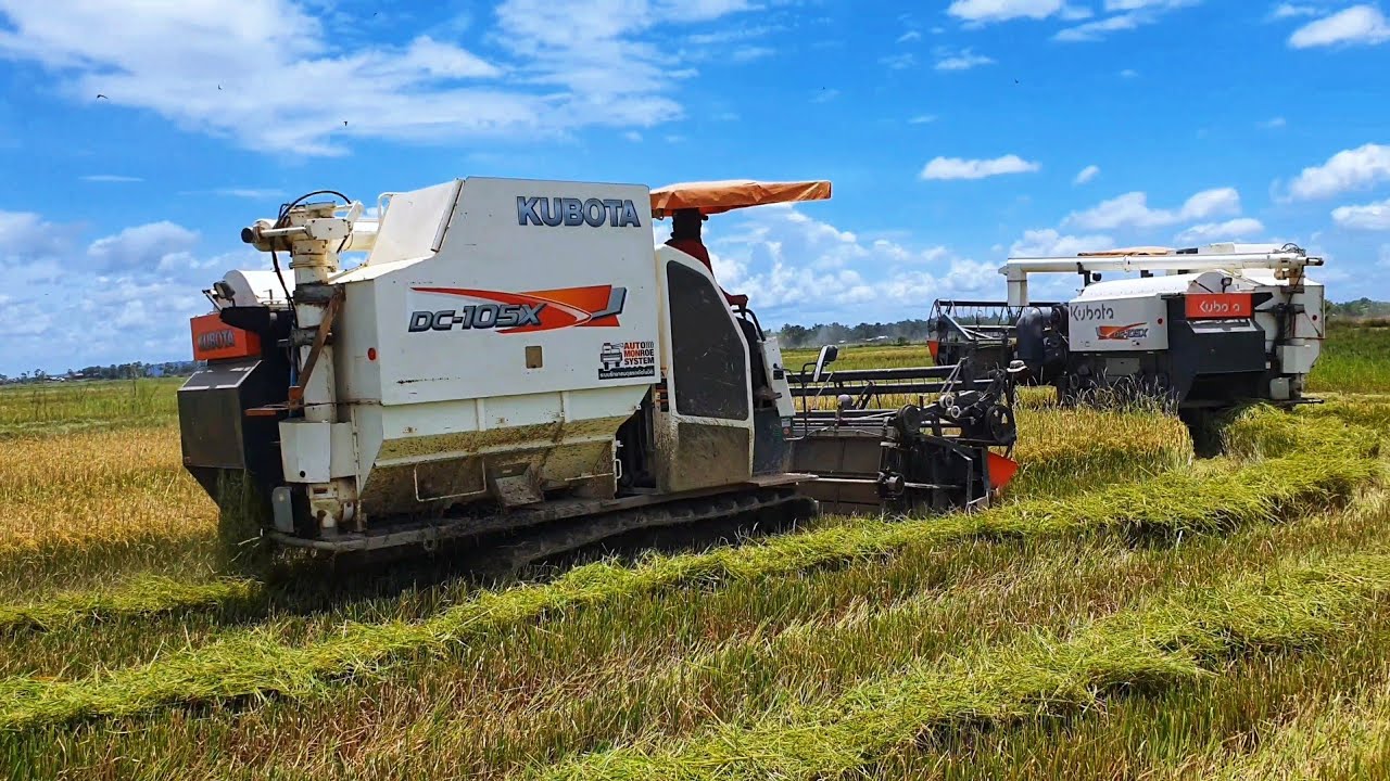 Perfect Combine Harvester Kubota DC105X Cropping Machine, Cool ...