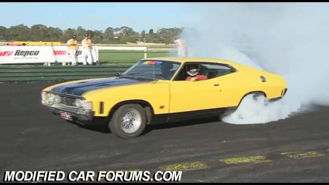 XB Falcon SUnday burnout at Easternats 2009 - YouTube