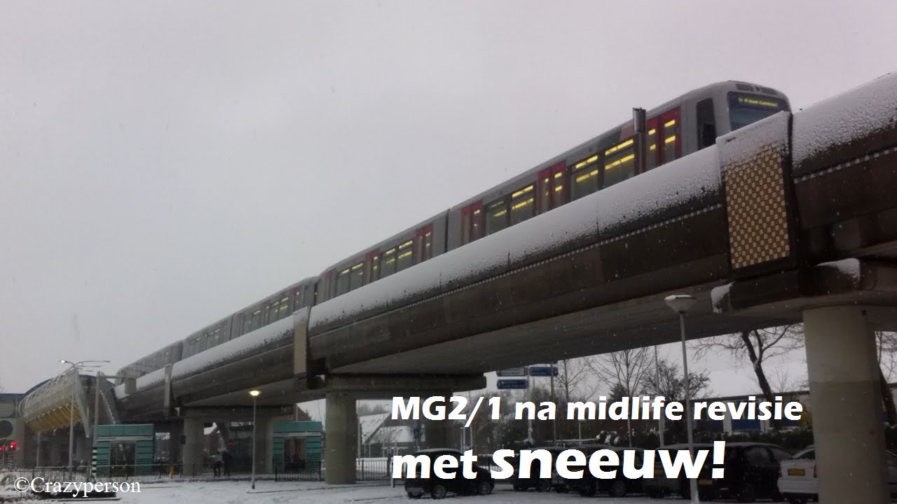RET Metro Type B na midlife revisie met sneeuw nabij Heemraadlaan ...