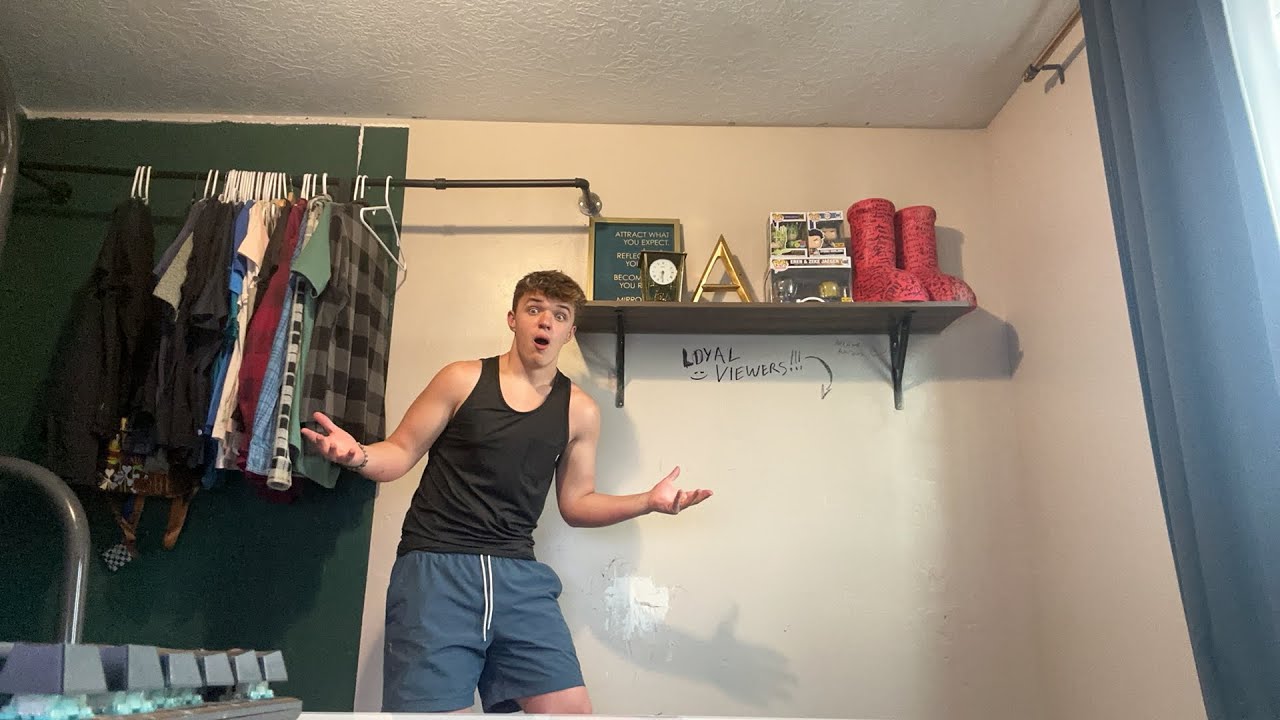 Vlogging! Writing names on wall! Gonna explore! - YouTube