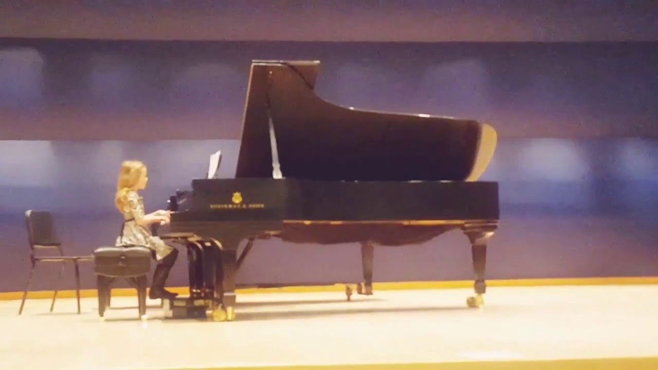 Erika's First Piano Recital 2016 - YouTube
