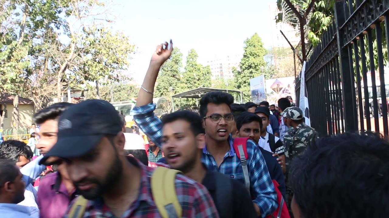 student come for ssc protest - YouTube