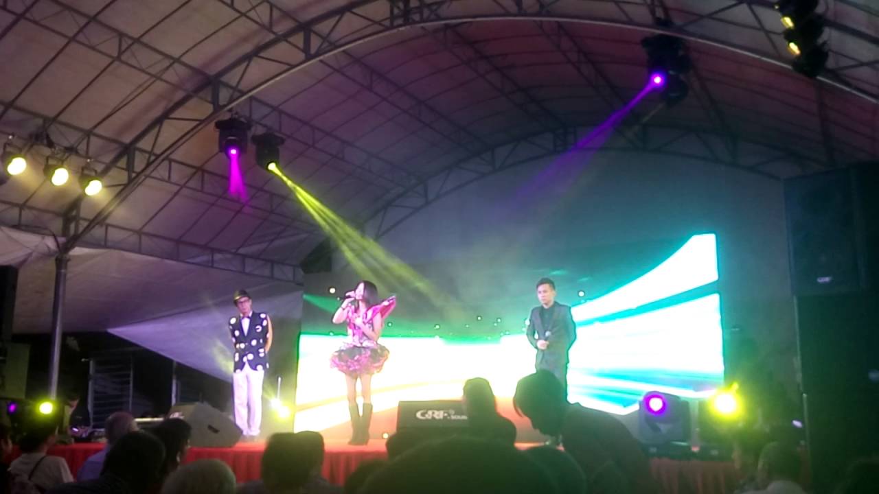 Jayner Teh singing getai 22/9/16 - YouTube