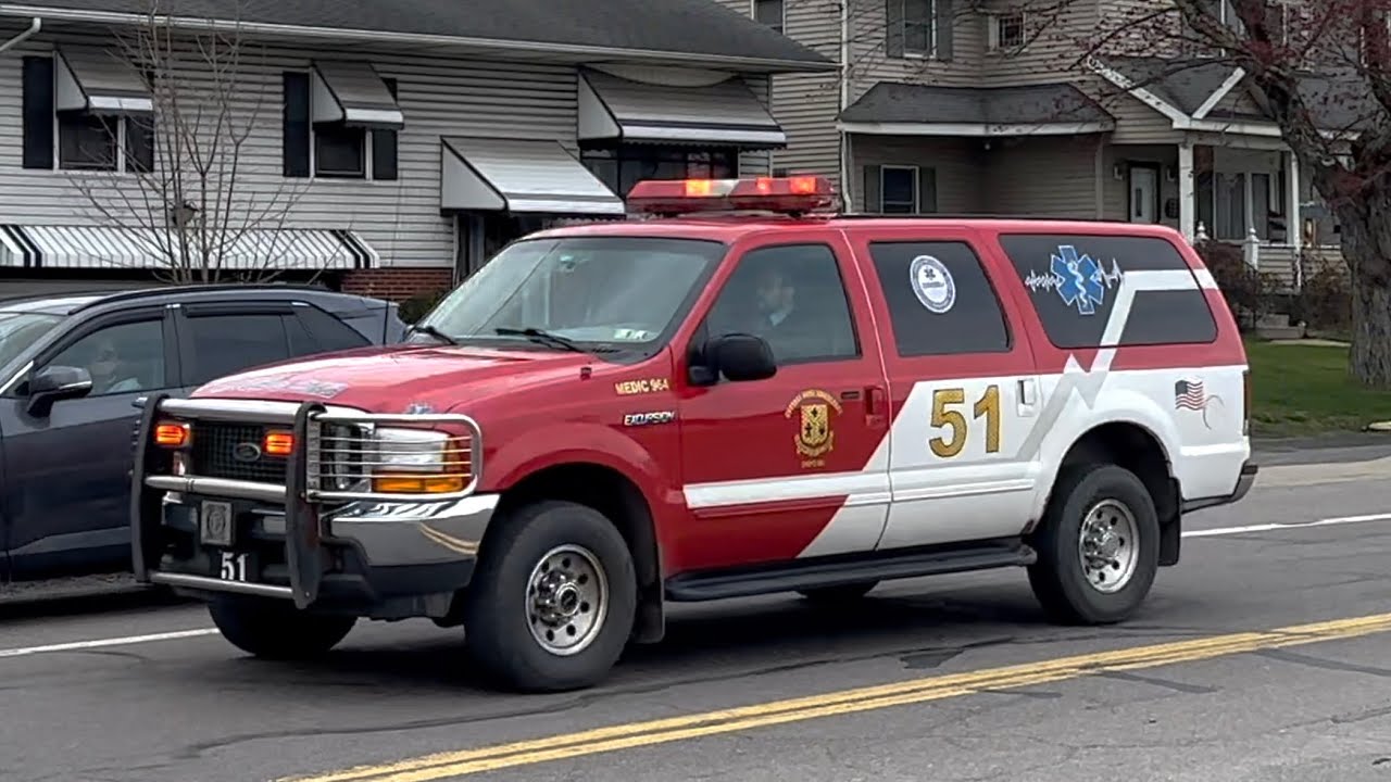 Cottage Hose Company Medic 964 Responding. - YouTube