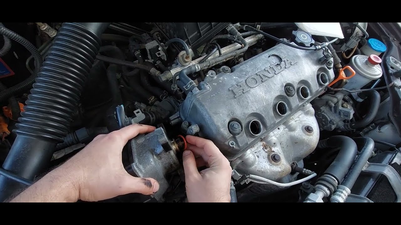 Fix 90s Honda Distributer O Ring Common Oil Leak Acura B and D series Engines. - YouTube