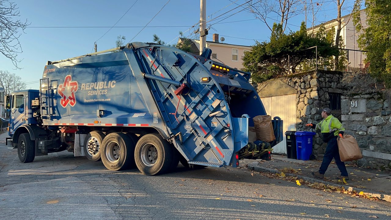 2 Republic Services Garbage Trucks Packing Trash and Yard waste - YouTube