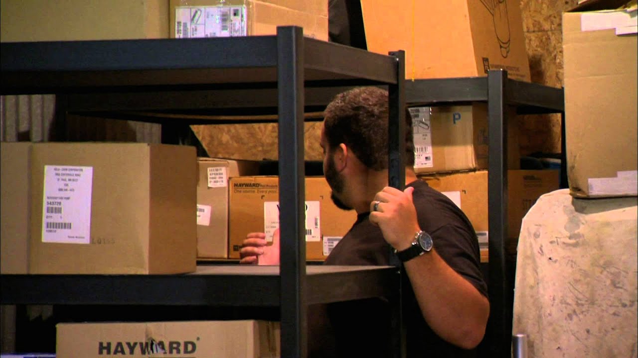 Storage Hunters - Preview - After Dark - YouTube