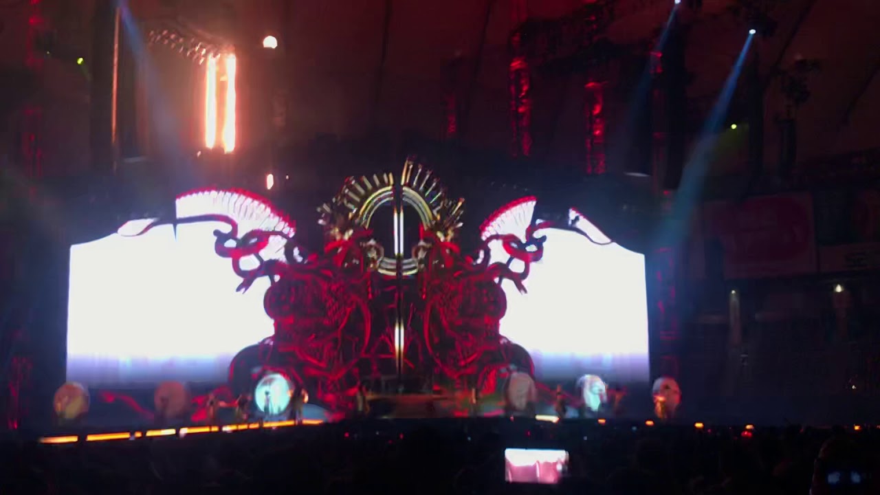 King Of My Heart Outro feat reputation Stadium Tour Dancers ...