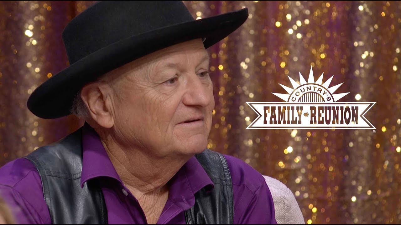 Charlie McCoy Proves that Music is The International Language - YouTube