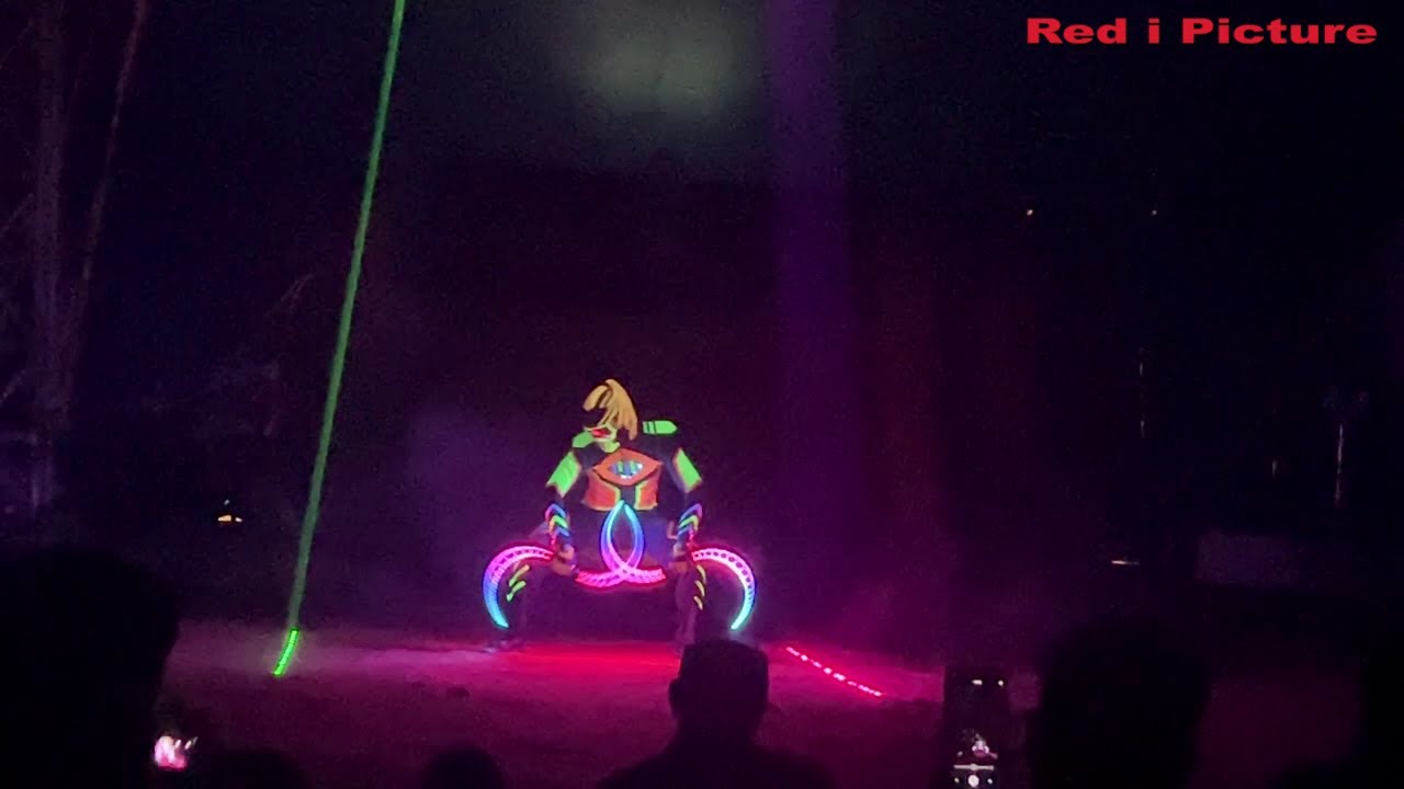 Laser dance show - Olympian circus - YouTube
