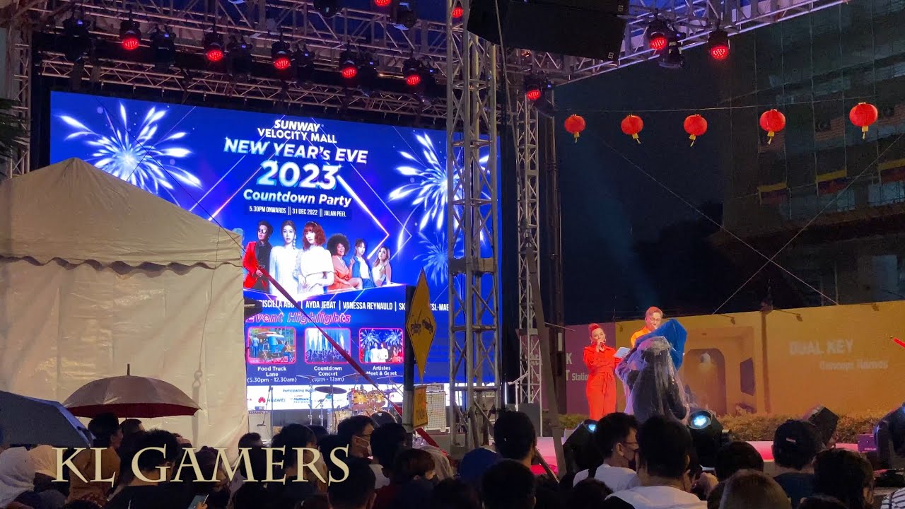 GASTON Pong JE Pong Sunway Velocity 2023 New Year Countdown Party - YouTube