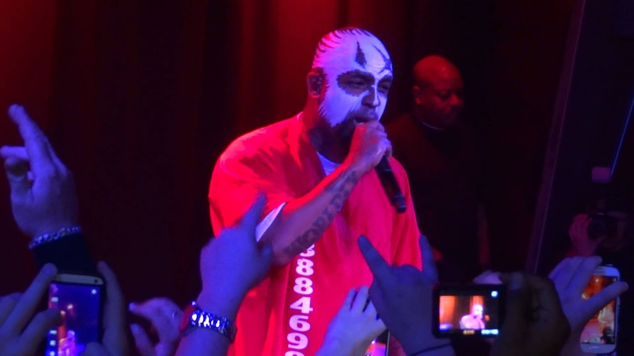 Tech N9ne - Aw yeah (Live) - YouTube