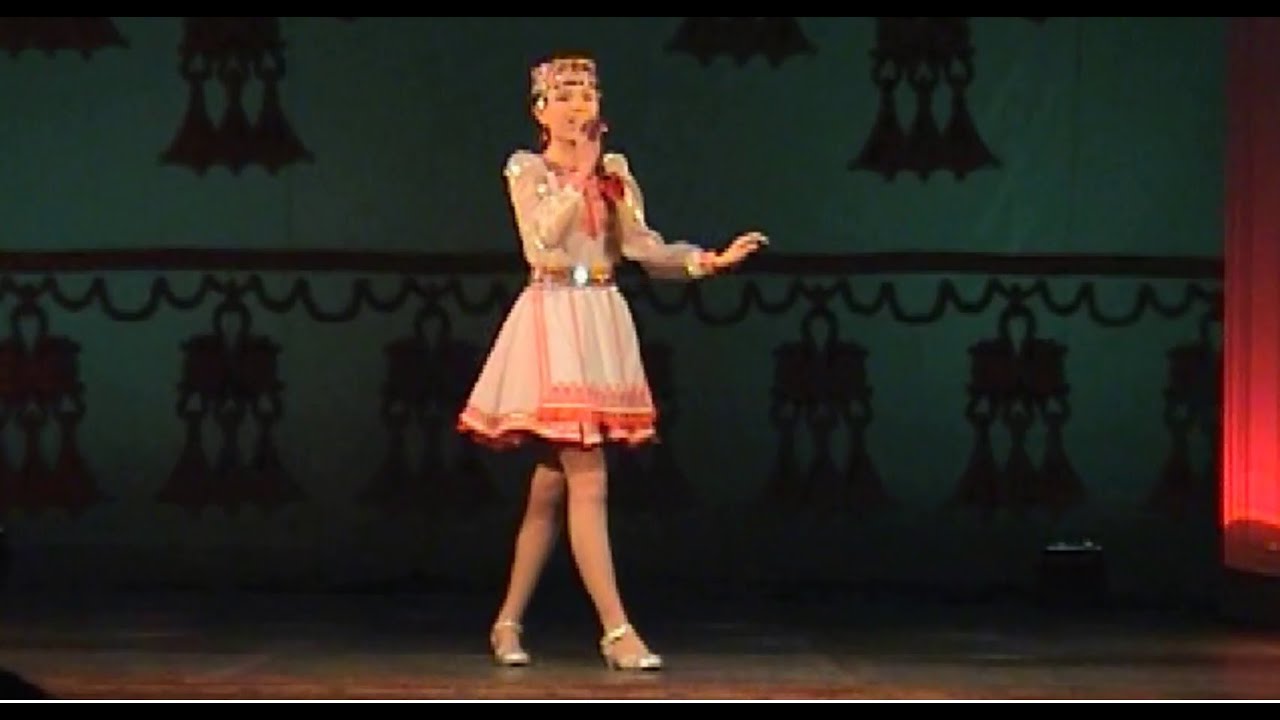 Meadow Mari song "Mari Üdyr" ("Mari Girl") by Maria Shishkina - YouTube