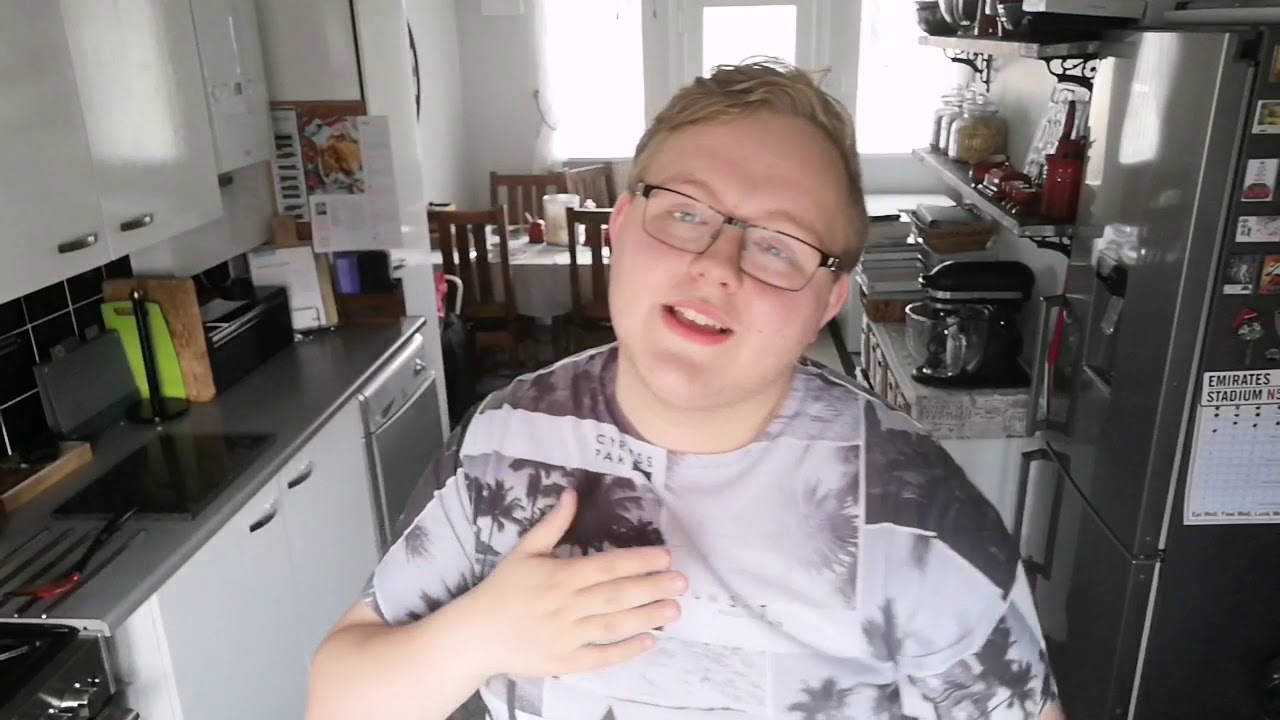 How great thou art - Chris Tomlin - BSL - YouTube