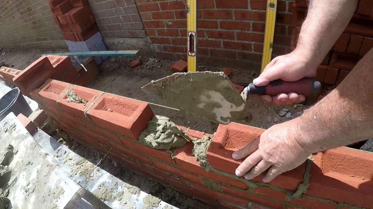 Bricking up on a Friday! #bricklaying - YouTube