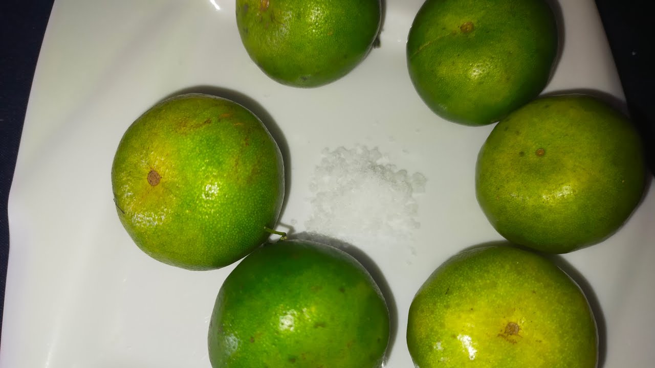 Peeling and eating dalandan fruit 😋 - YouTube