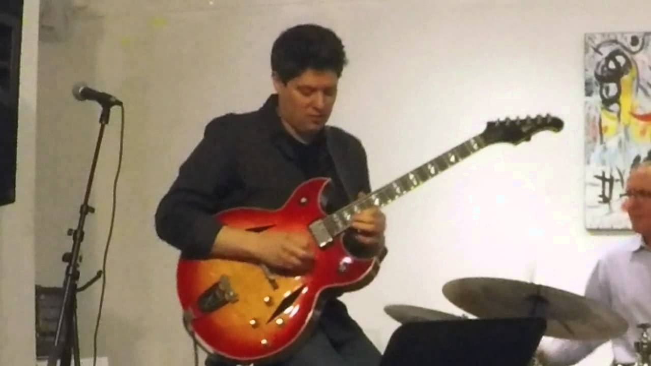 Mike Pinto Trio - Canadian Sunset - Boss Guitar live - YouTube
