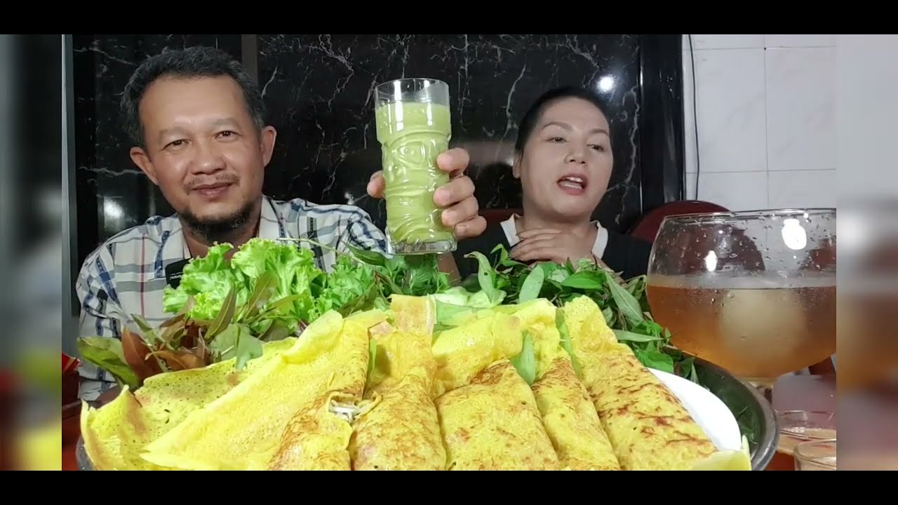 Vlog 1429. Crispy rice pancake (Banh xeo). Khmer traditional food ...