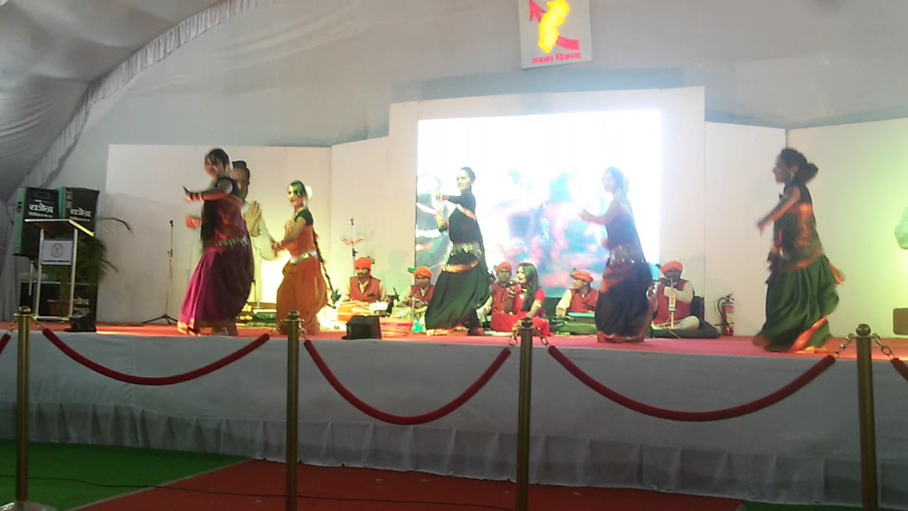 Sua geet jela bolay padki maina. Tarasahu Rangtarang in ujjain ...