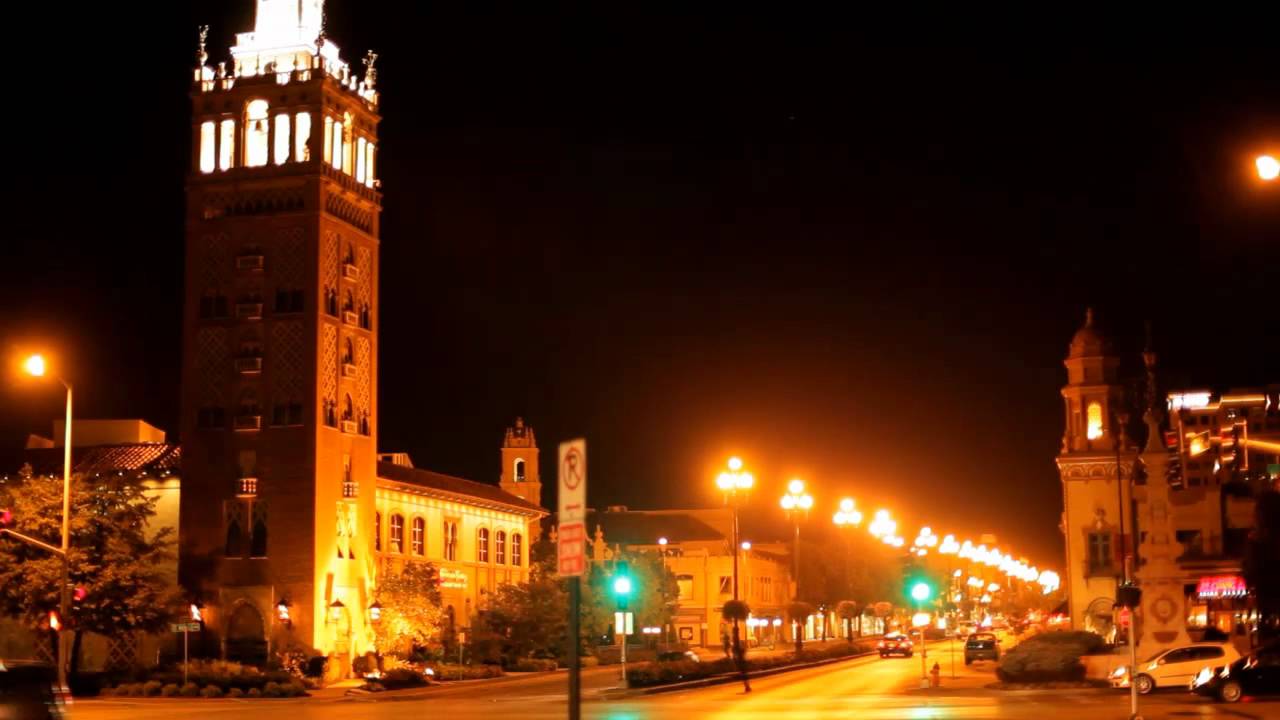Kansas City Nightlife Time Lapse - YouTube