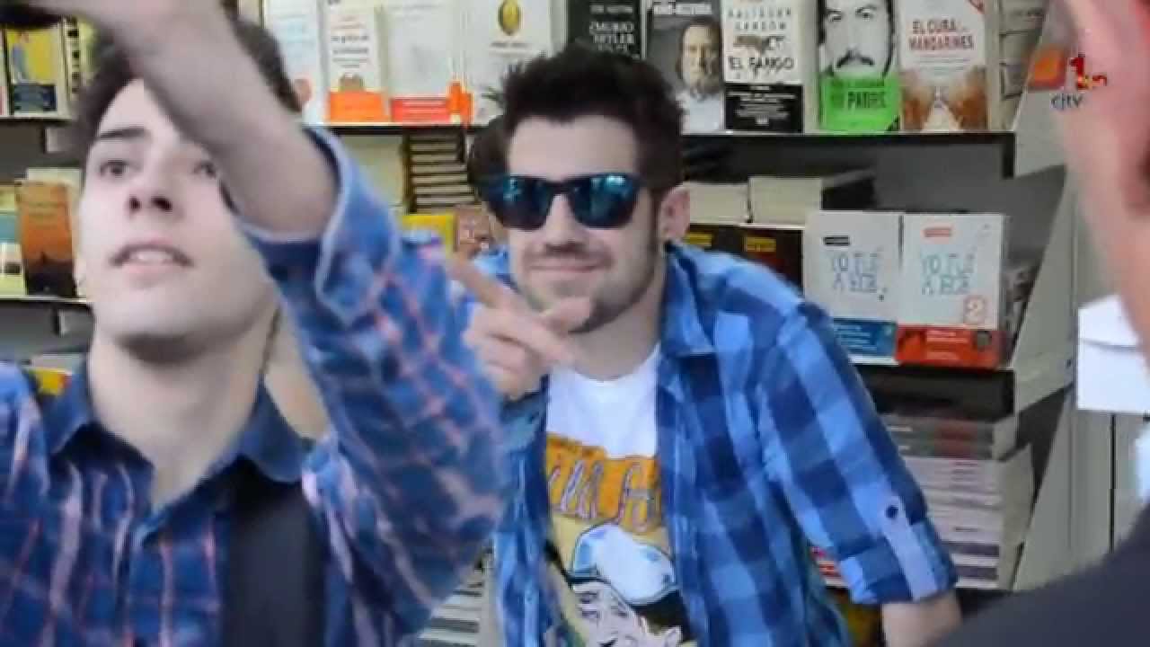 AuronPlay en la feria del libro 2015 - YouTube