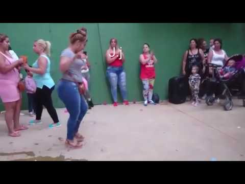 Gitanas bailando 2016  rumbas portuguesa centollito