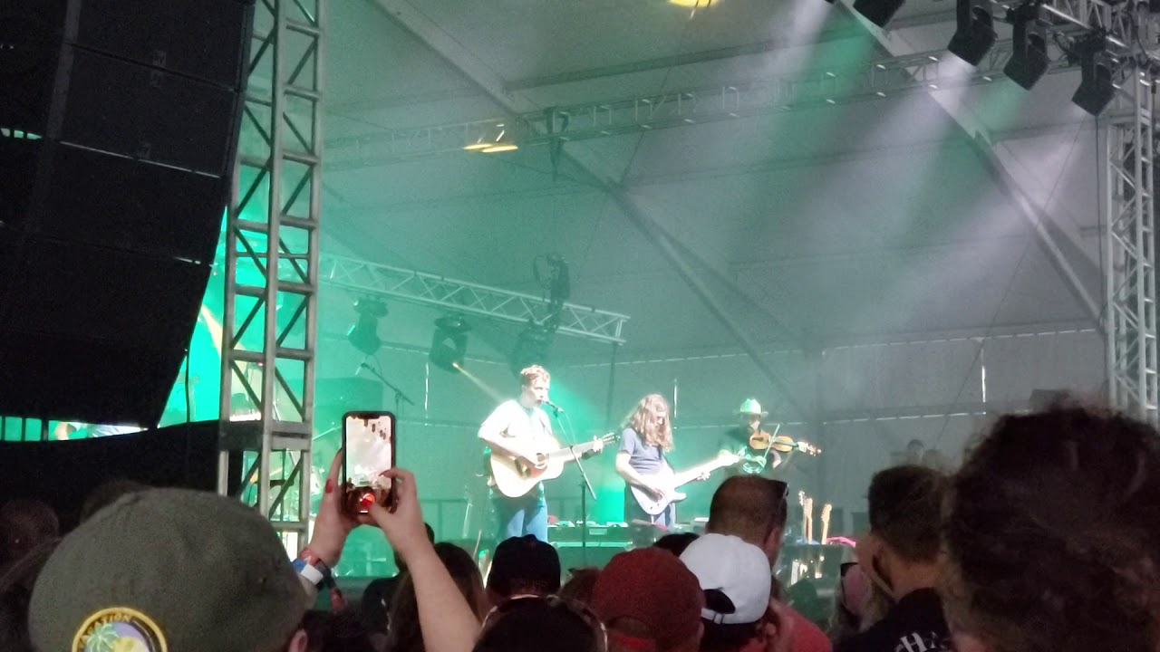 Tyler Childers "Redneck Romeo" 5/5/19 Shaky Knees Music Festival ...