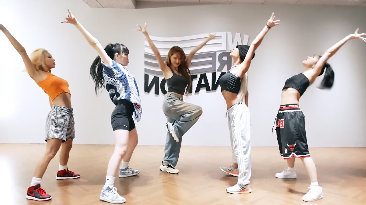 HWASA - 'I Love My Body' Dance Practice Mirrored - YouTube