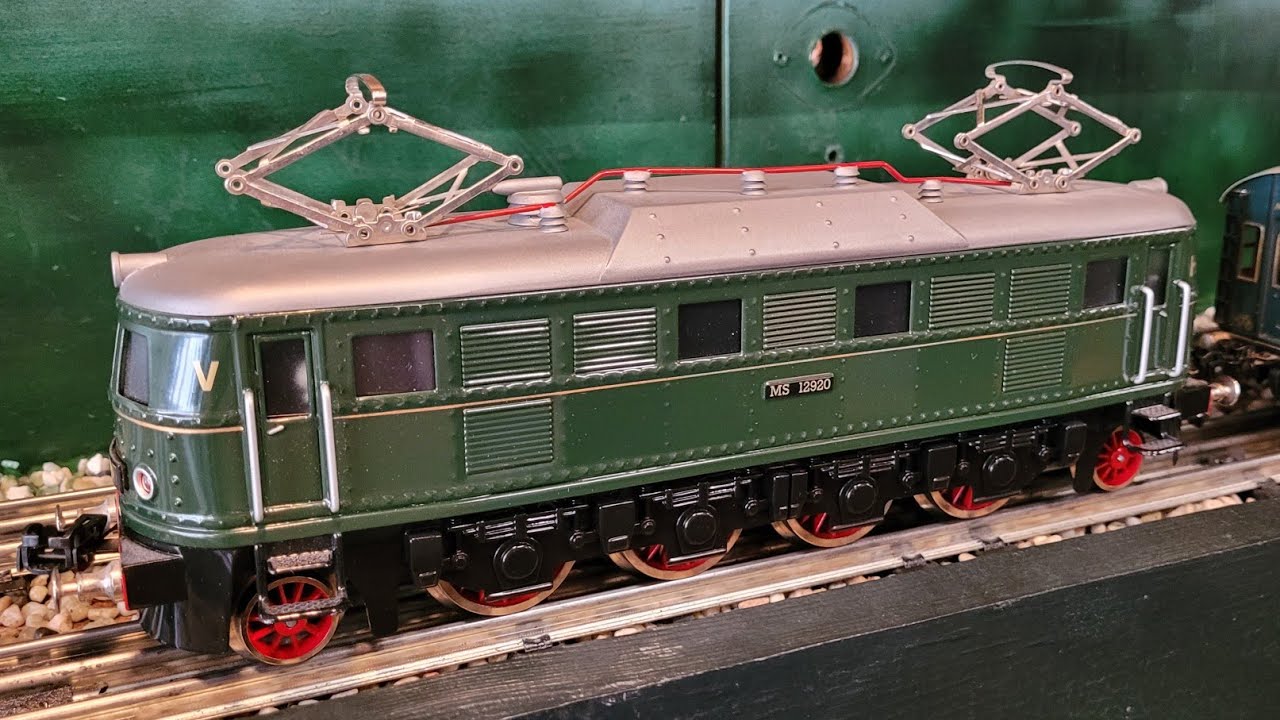 Hehr MS 12920 electric locomotive 0 gauge Märklin replica - YouTube