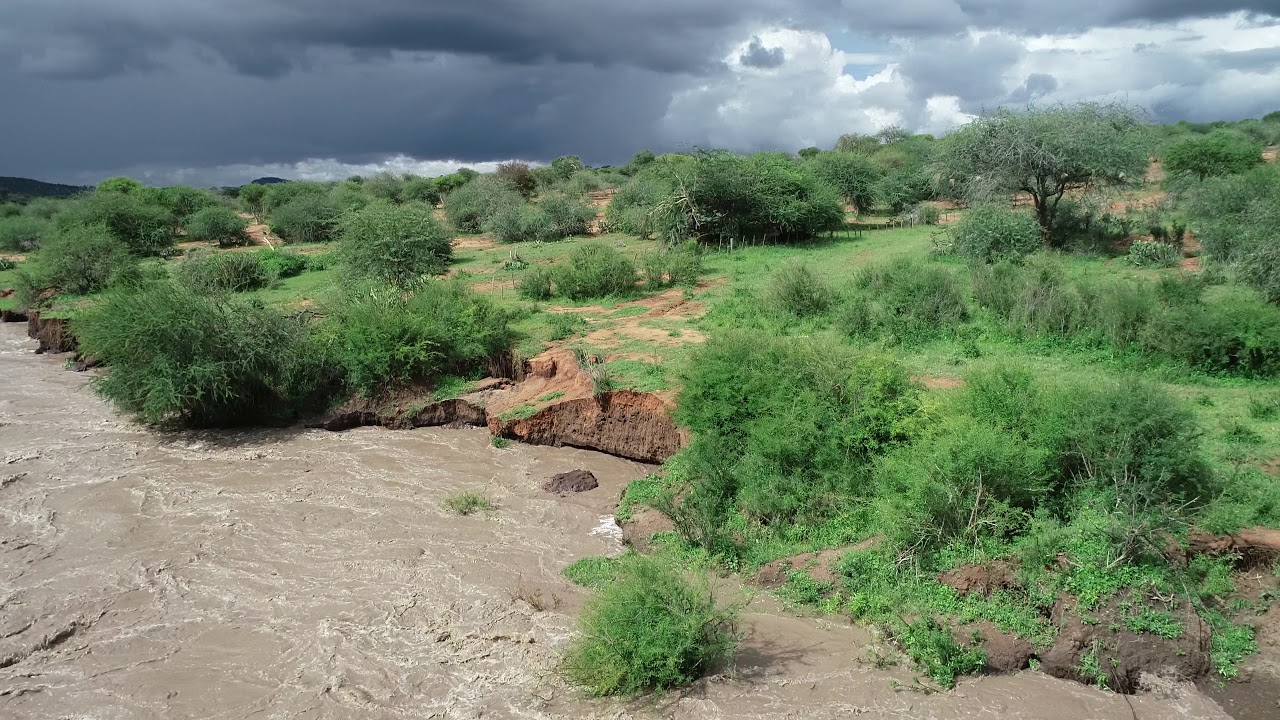 Flooded Ewaso Nyiro River - YouTube