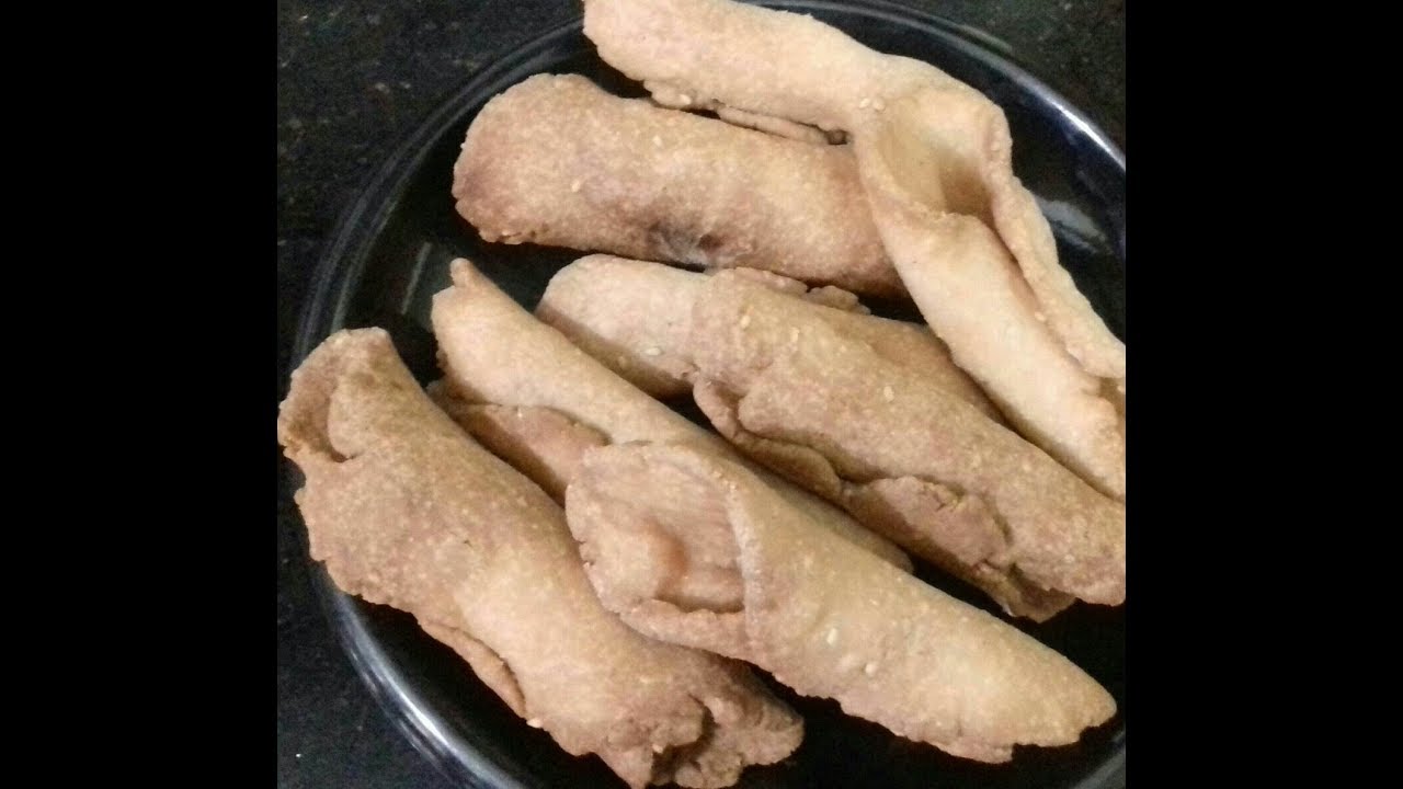 Kola paniyaram / surul palaharam/tasty snacks/roll crackers - YouTube