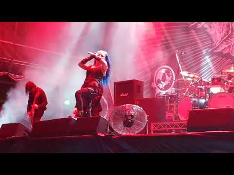 Bloodstained Cross, {Live} Arch Enemy, Download Festival, Melbourne ...