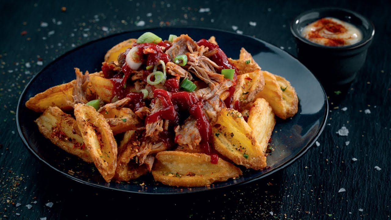 Topped Chip Recipes: Buffalo Chicken Crispers with BBQ Sauce - YouTube