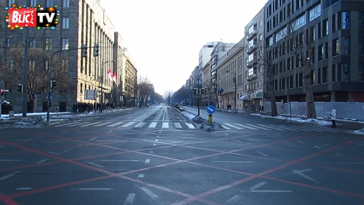 Prazne ulice Beograda prvog januara - YouTube