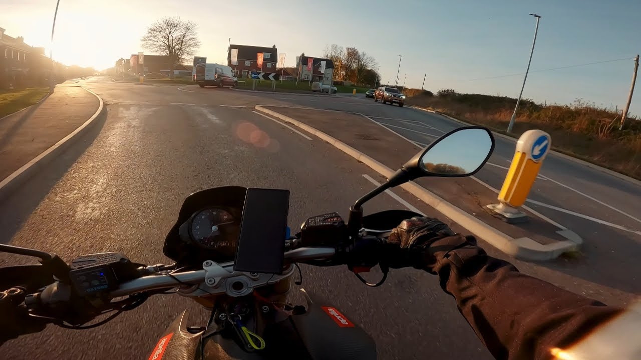 Beauty Autumn Sunset in Town, Amazing Ride Aprilia smv 750 #asmr ...