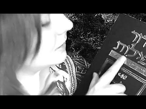 ASMR Singing you Jewish prayers and reading Siddurs for sleep! Shema ...