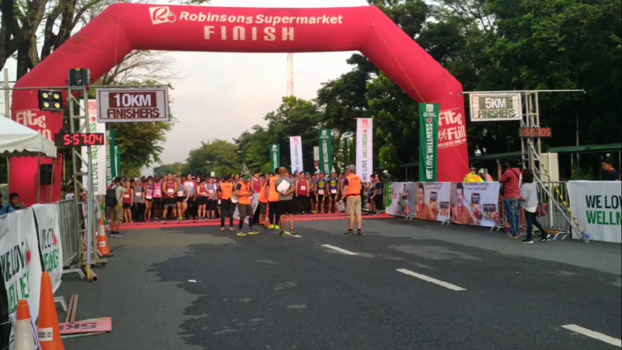 Robinsons 10th fit and fun buddy run - YouTube