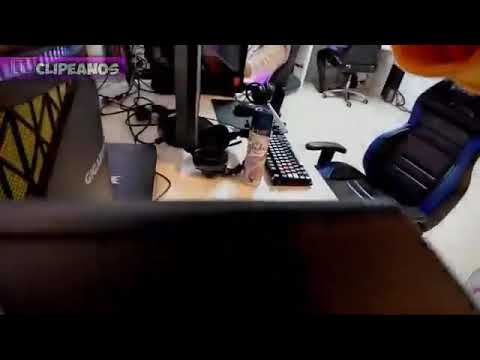 Coscu llora en stream / la chilena muestra el culo