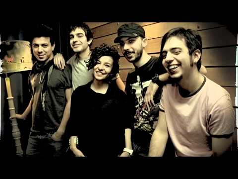 Model – Antidepresan Gülümsemesi