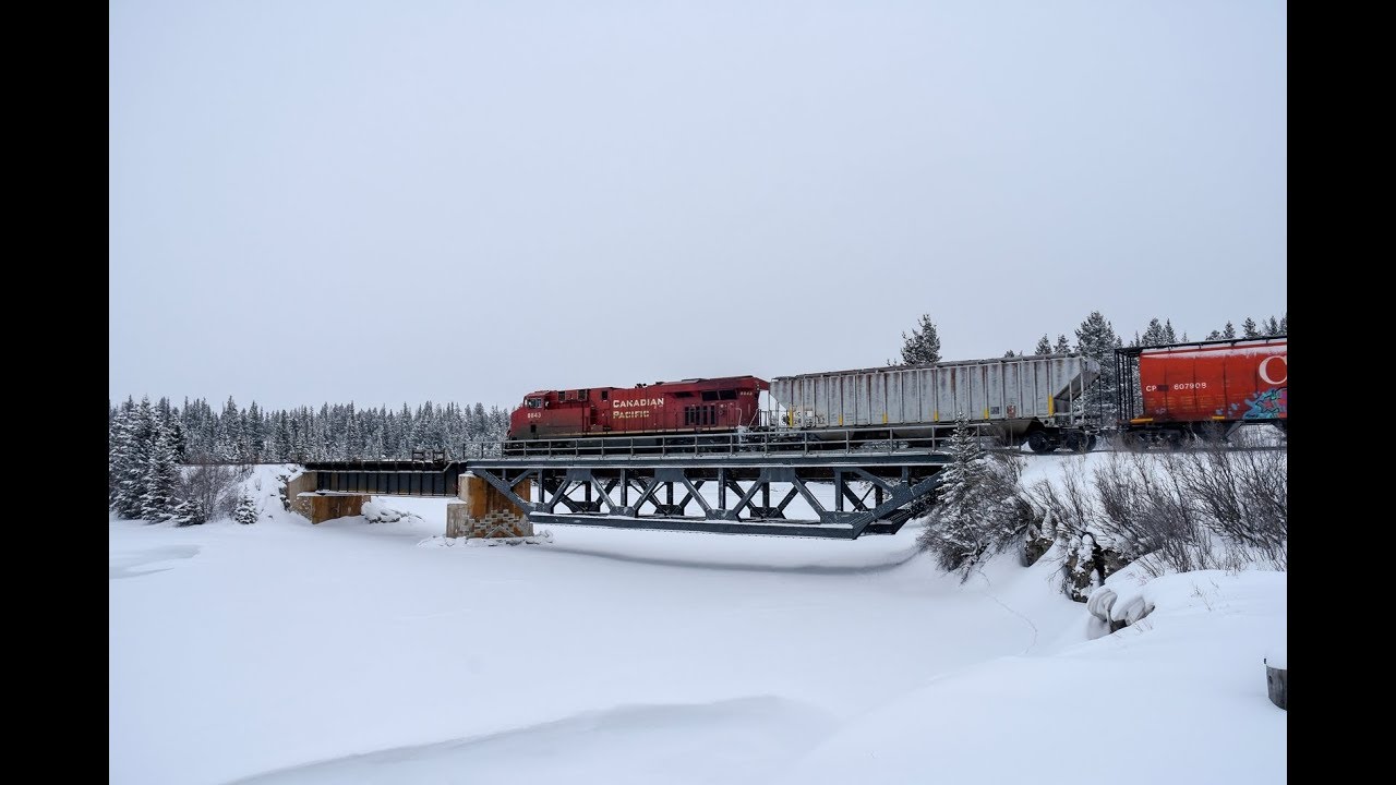 TVR Rail Spotting HD: CP 300 east at Seebe AB - YouTube
