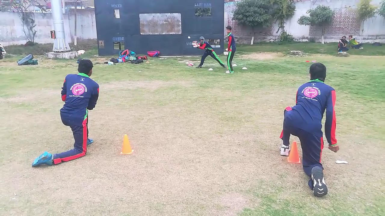 Fast Footwork Wicket Keeping Tips - Cricket Coach Bilal Ahmad - Masood ...