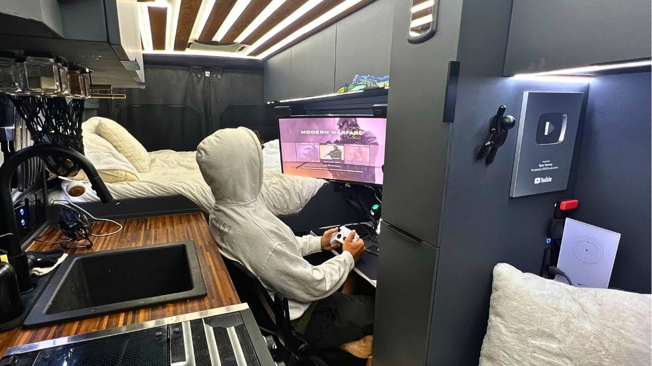 LIVESTREAM VANLIFE GAMING MW2 in ALASKAN WILDERNESS - YouTube