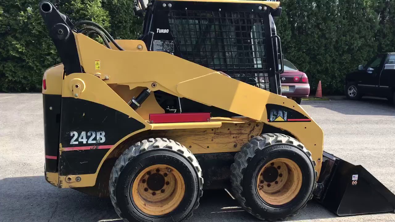 CAT 242B 2019 1053 - YouTube