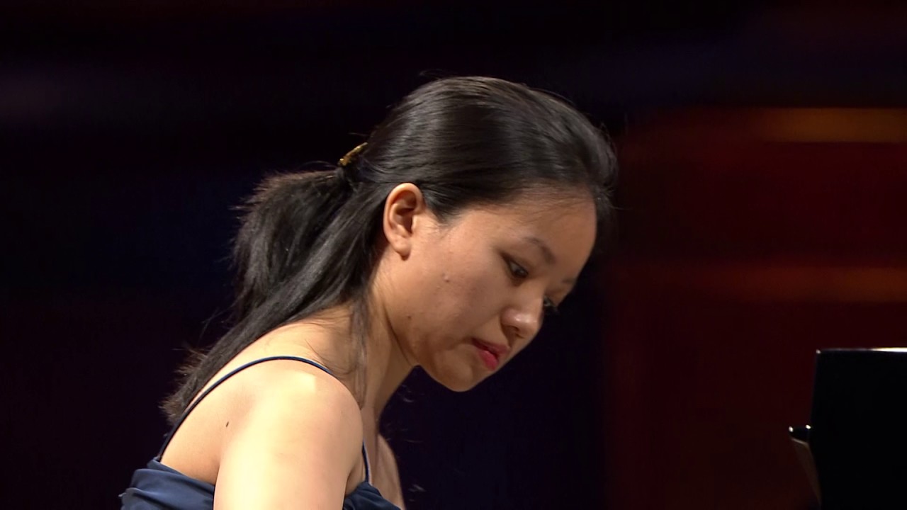 Hannah Sun – Etude in C major, Op. 10 No. 1 (first stage, 2010) - YouTube