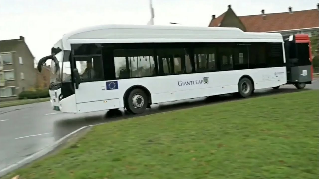 VDL Electric Bus With Hydrogen Range Extender | Luxury Vehicle - YouTube