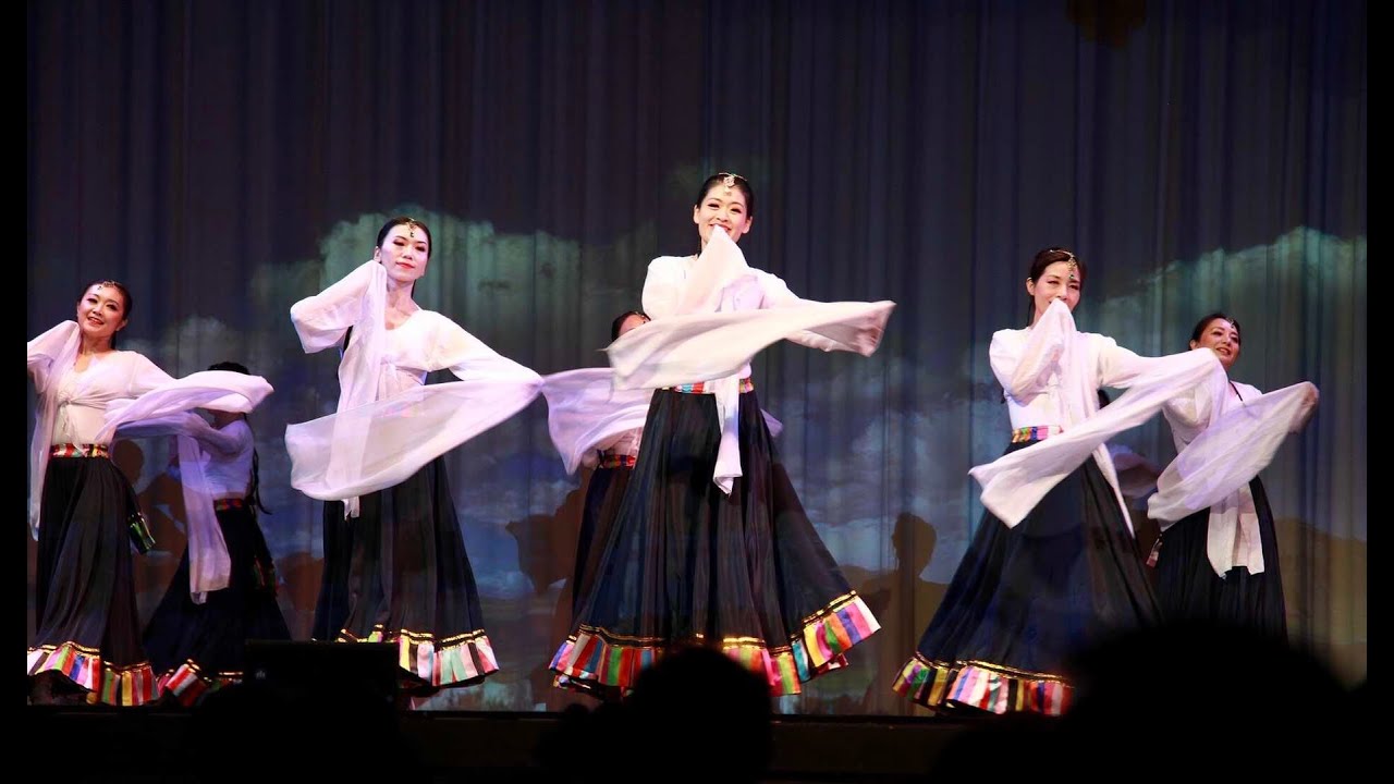 Chinese Dance 《Shepherd Girls》(牧羊姑娘) - YouTube