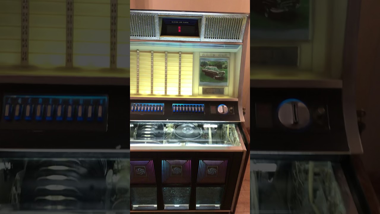 Rock-Ola 445 jukebox - YouTube