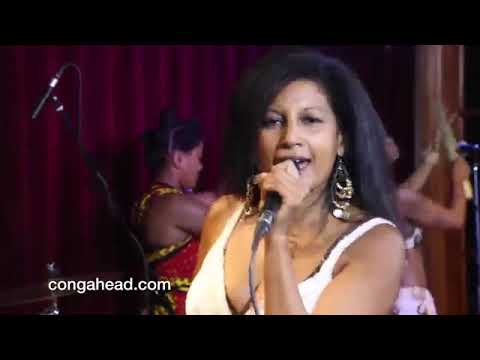 Razia Said performs Mifohazaa - YouTube